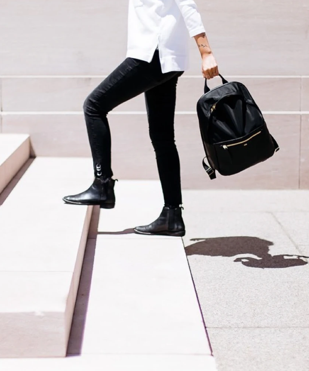 Science Says This Is What Makes a Bag Lightweight - Details Work